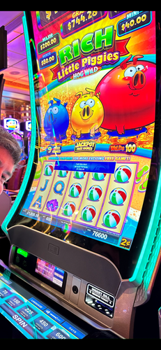 Slot Machines Onboard Freedom of the Seas Casino