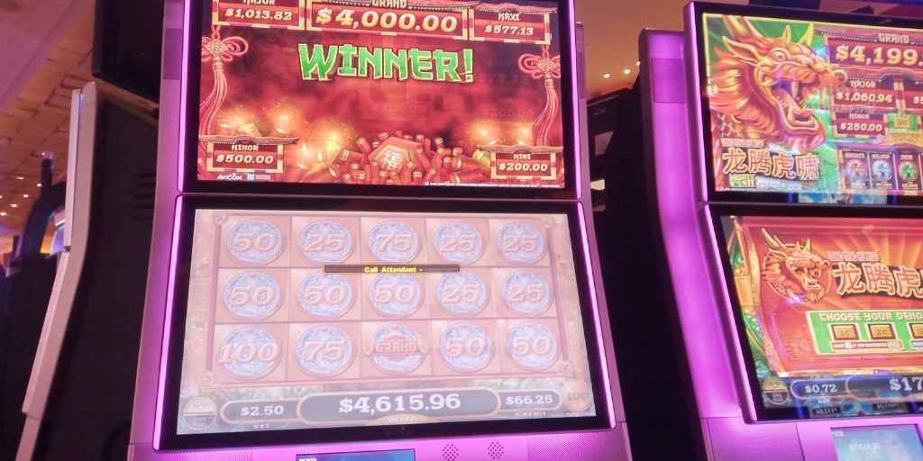 Mighty Cash Slot Machine by Aristocrat