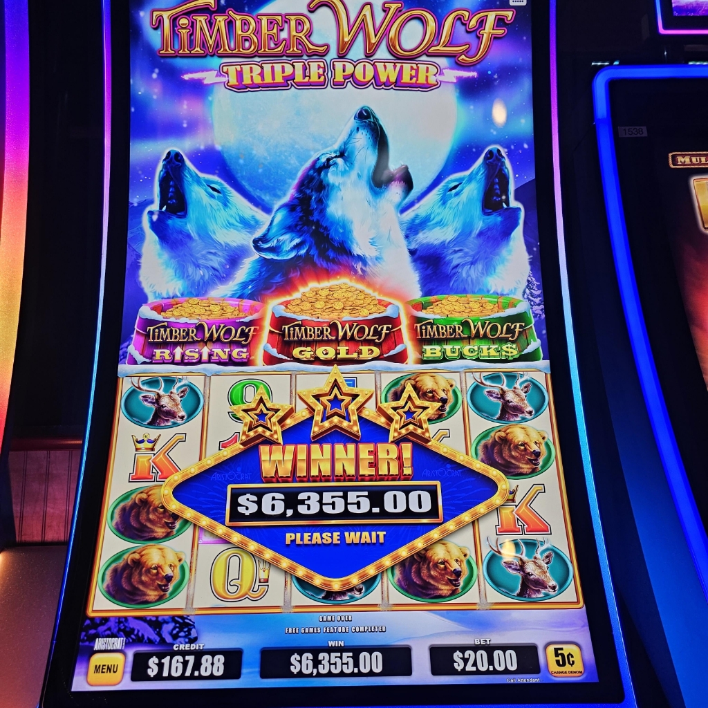 Timberwolf Slot Machine by Aristocrat