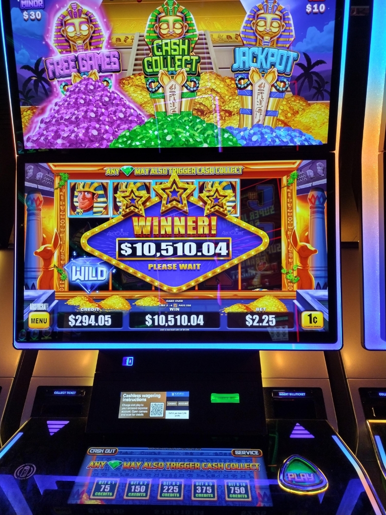 Mo Mummy Slot Machine by Aristocrat