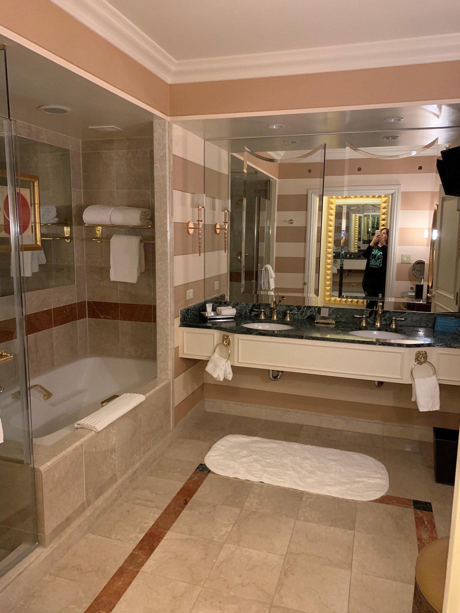 VIP Casino Host for Comps at The Venetian Las Vegas Resort Hotel Casino ...