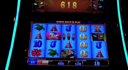 Toucan Tiki Slot Machine by Bally Technologies