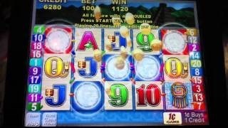 Sun & Moon Slot Machine by Aristocrat